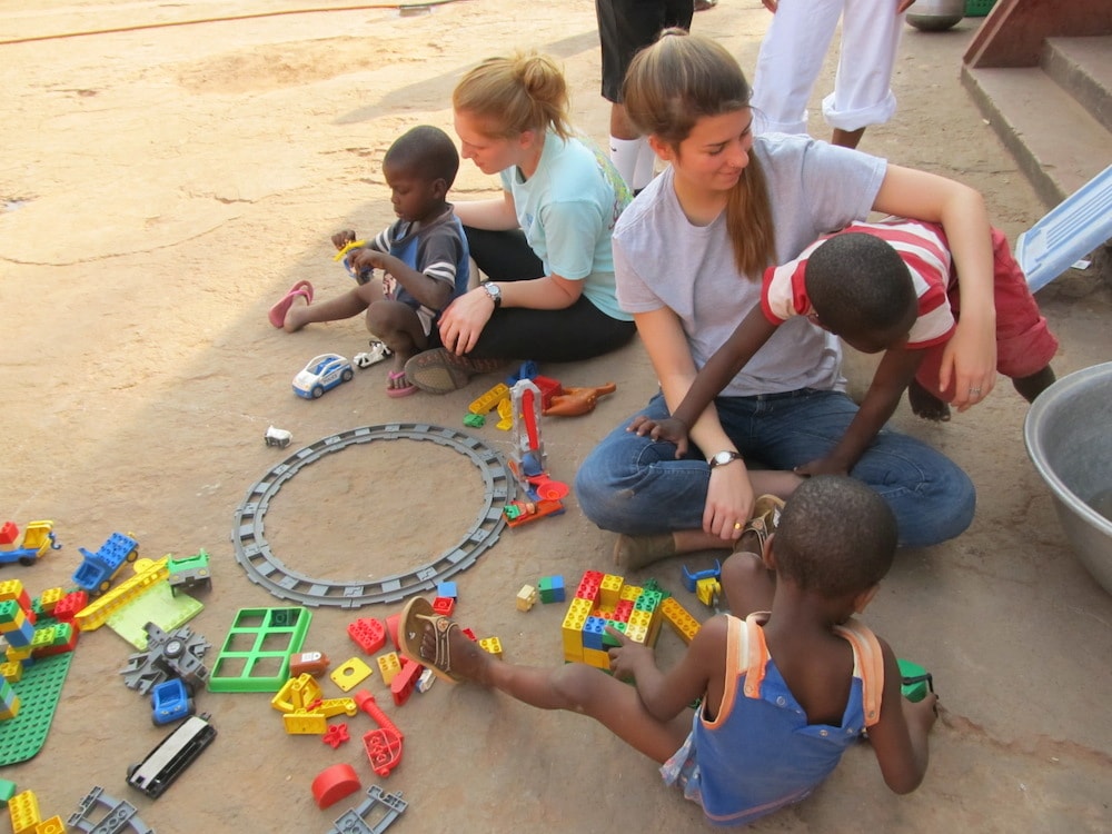 Volontaire international : un engagement à fort impact humain ...